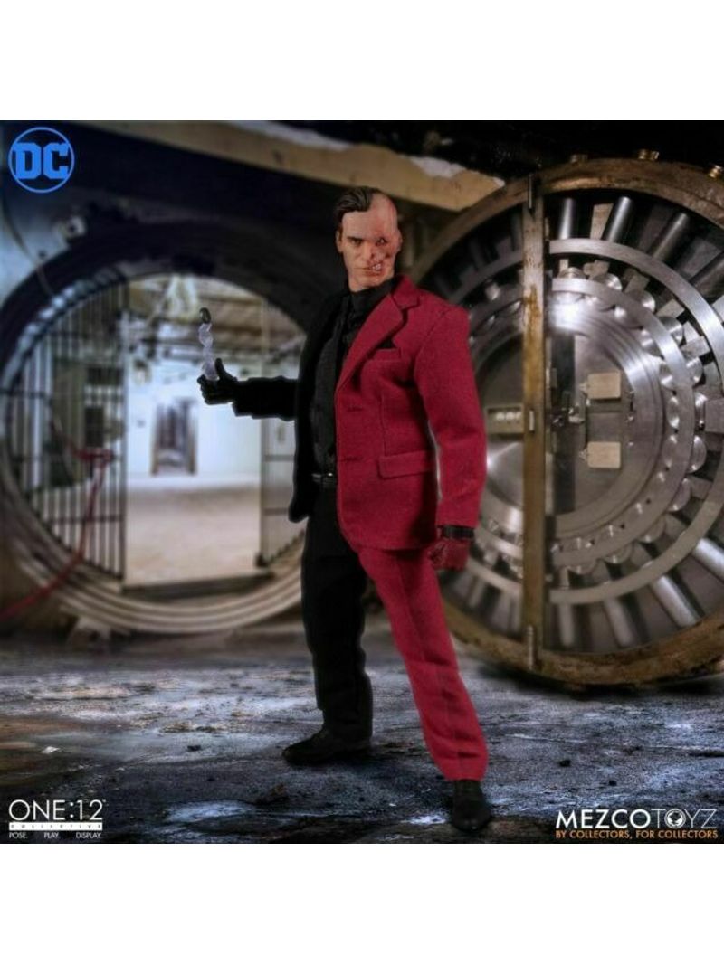 Figura Two Face 1/12 - DC Comics - One:12 Collective - Mezco - Iron ...